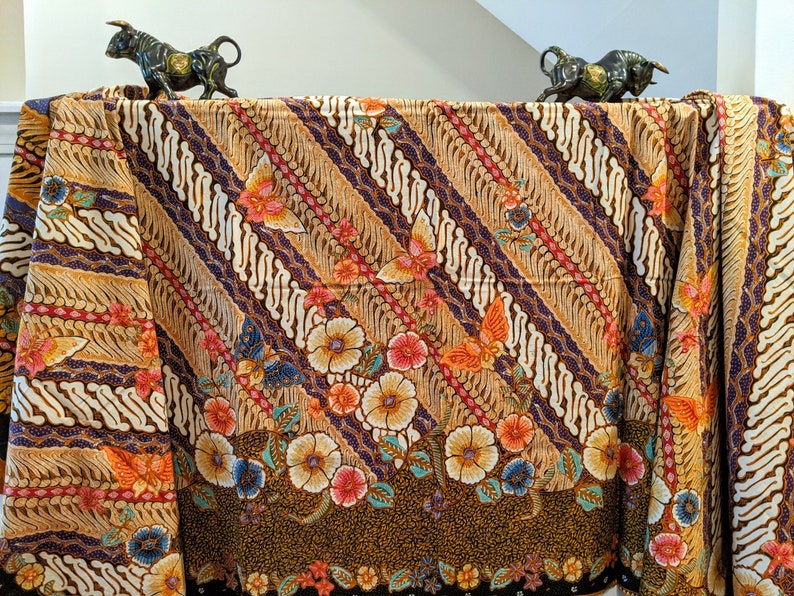 Japanese Hokokai Batik, Hokokai Style Batik Tulis With Parang ...
