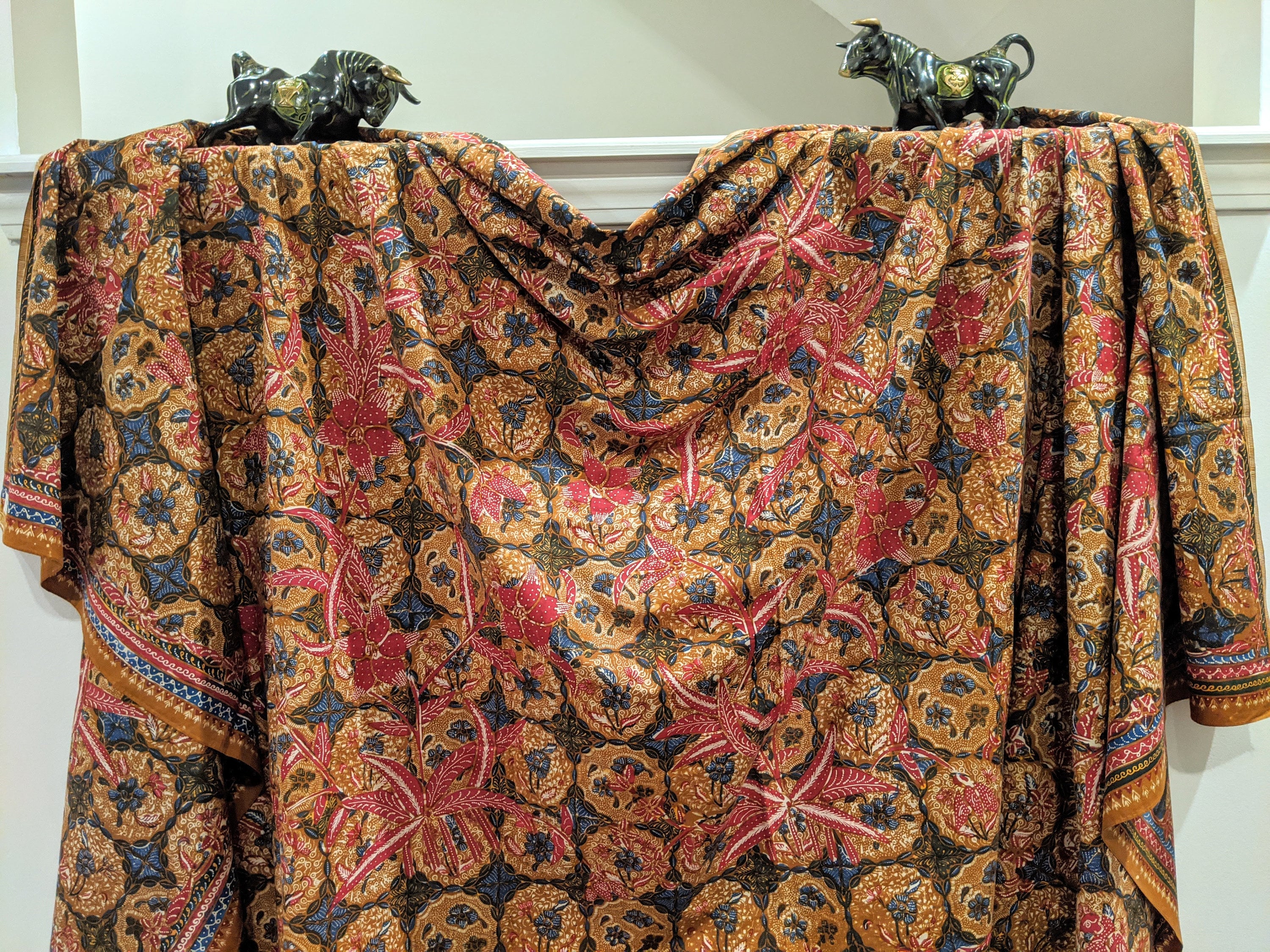 Vintage Batik Lasem, Old Indonesian Batik Tulis Fabric, Pagisore ...