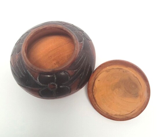 Vintage Hand Carved Trinket Box/Hand Carved Wooden Ke… - Gem