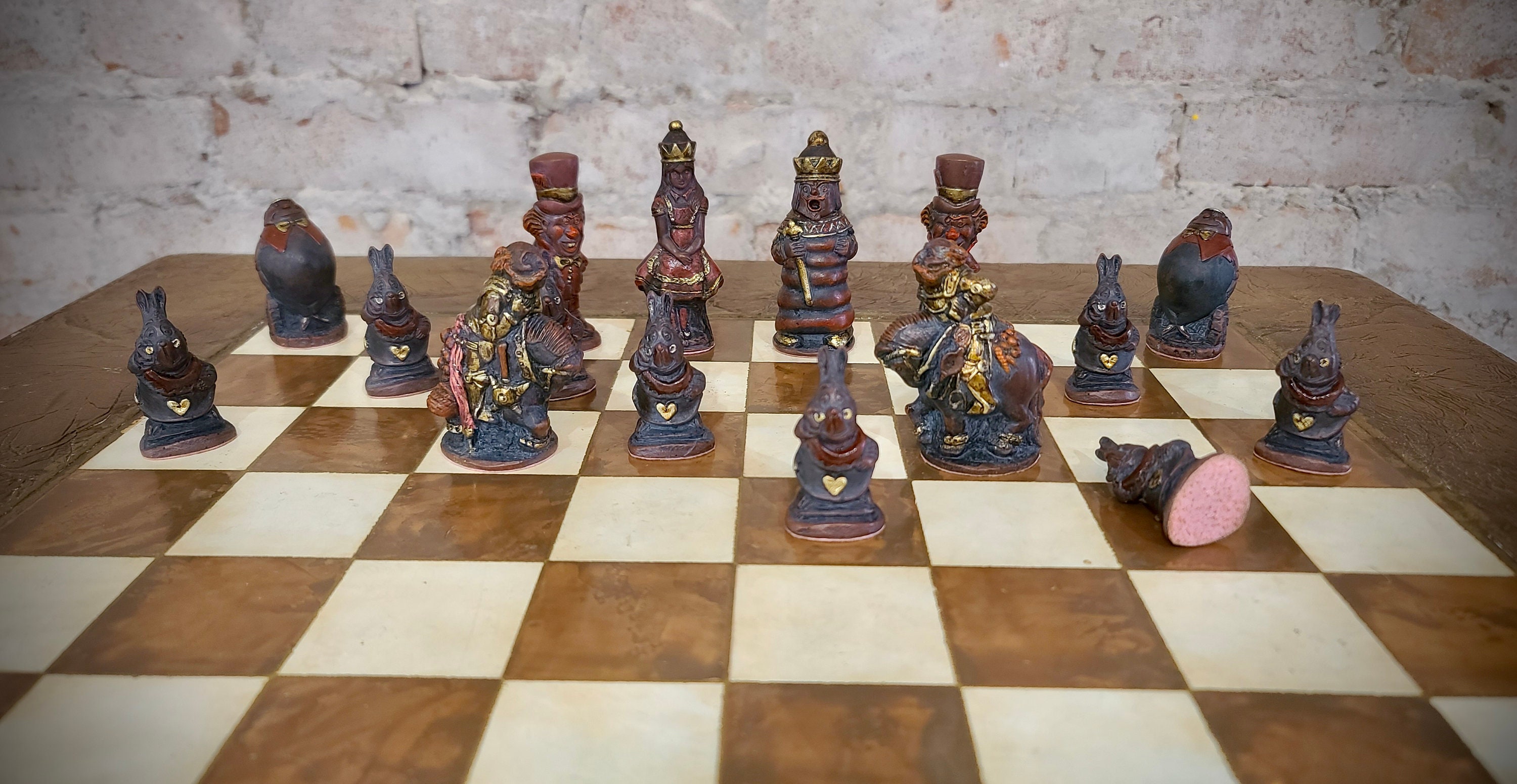 Original Studio Anne Carlton alice in Wonderland Chess Set ...