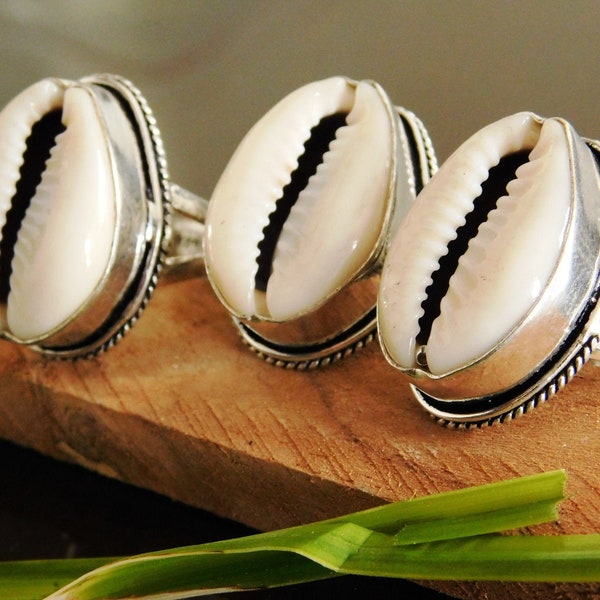 Cowrie Shell Ring - Etsy