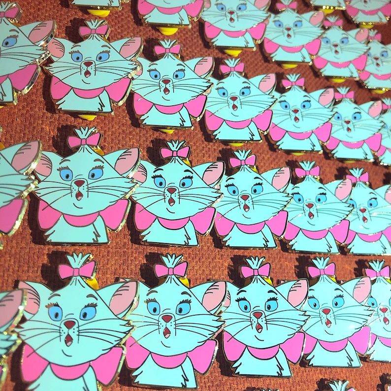 Marie Fantasy Pin - Scaredy Cat Series - Disney Fantasy Pin - Cat ...