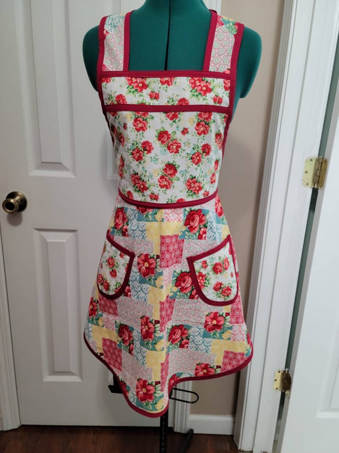 Vintage Style Apron With 2 Coordinating Pioneer Woman Floral Fabrics ...