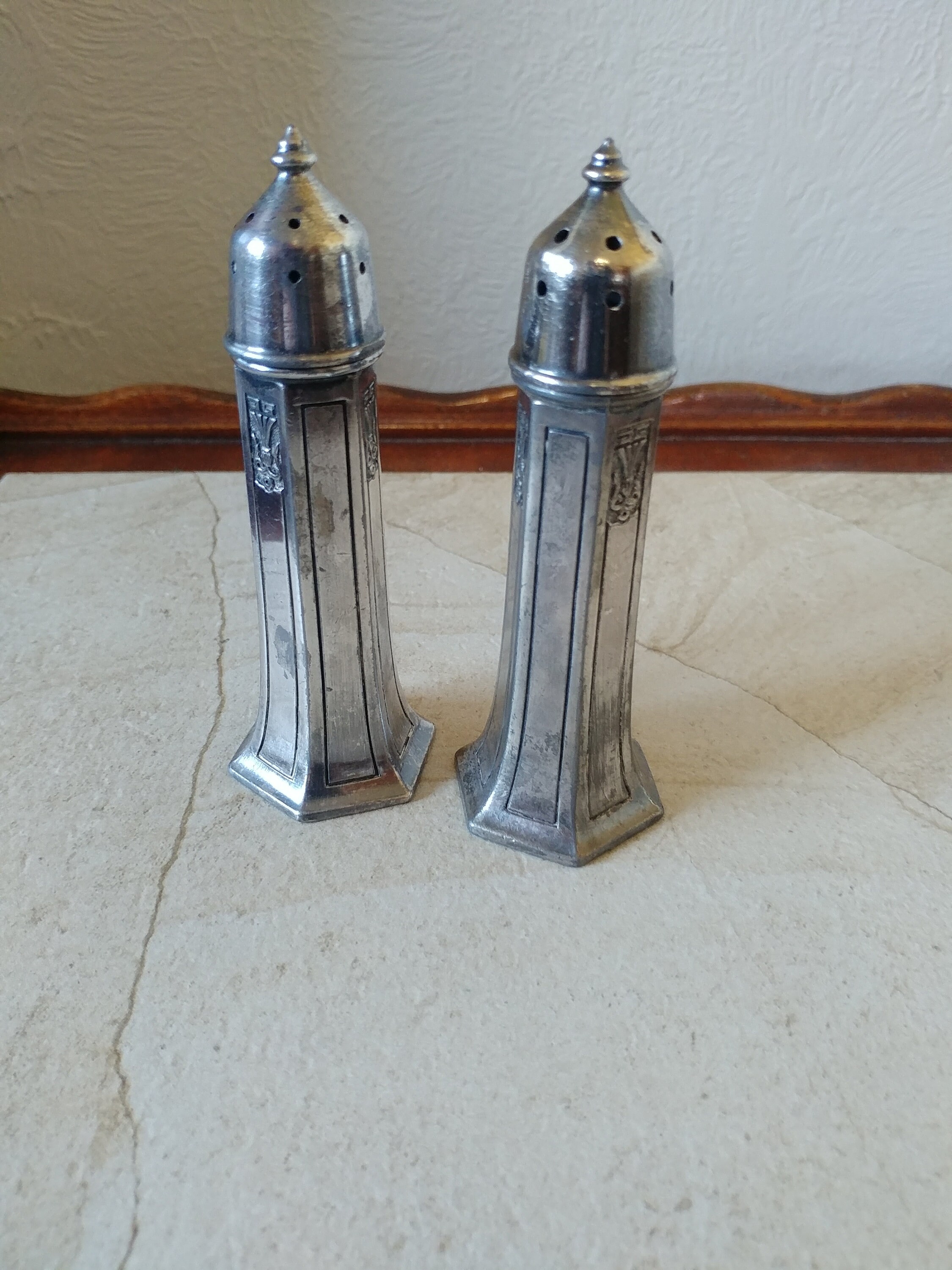Art Deco Salt & Pepper Shakers Vintage Quaker Shaker Set - Etsy
