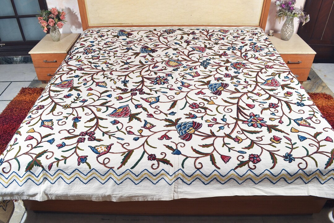Floral Embroidered Kingsize Bedspread. Kashmir Handicraft Bedding. 100% ...