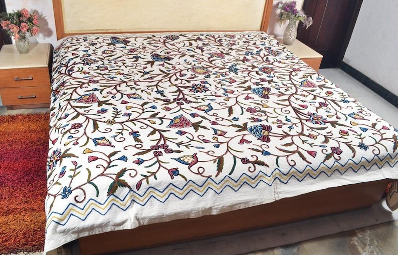 Crewel Embroidered Kingsize Bedspread. Kashmir Indian Handicraft 100% ...