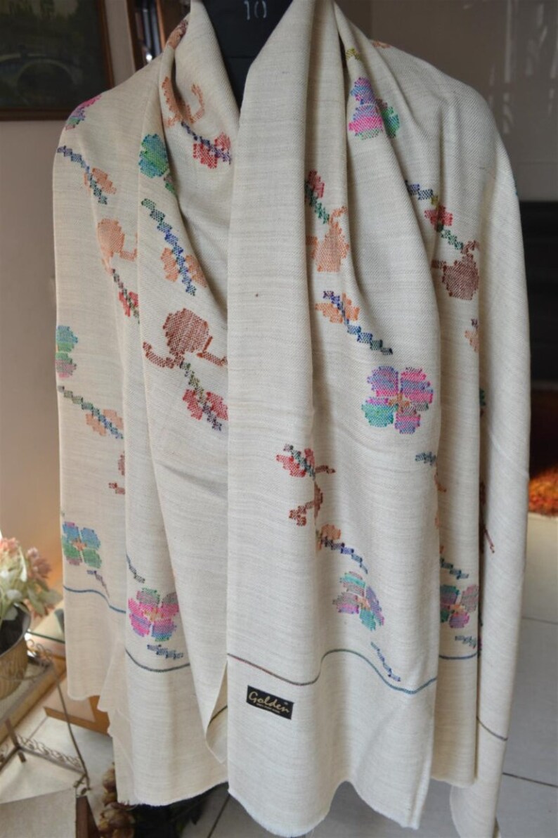 Off White Traditional Kullu Shawl. Large Soft 100% Wool Handloom Shawls ...