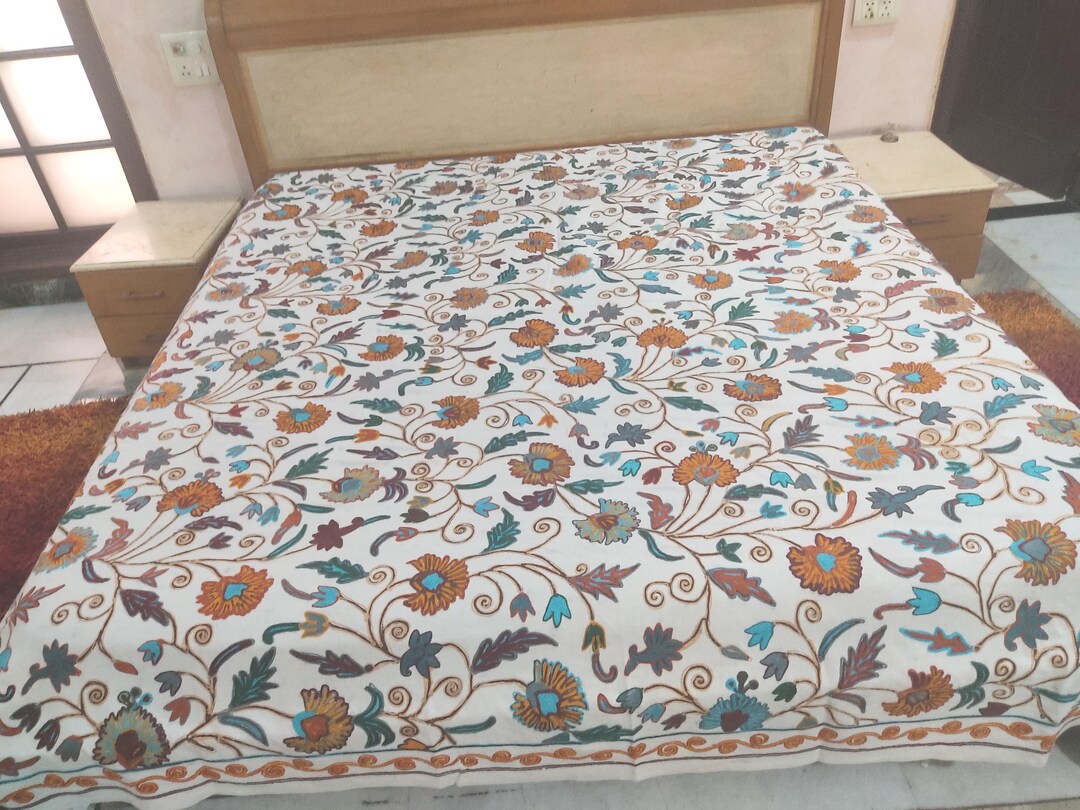 Crewel Embroidered Kingsize Bedspread. Kashmir Indian Handicraft 100% ...