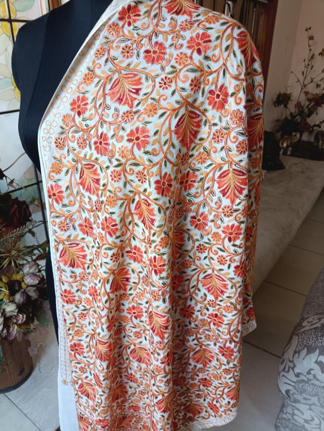 OFF-WHITE Hand Embroidery Shawl. Floral Wool Scarf. Kashmiri Woollen ...