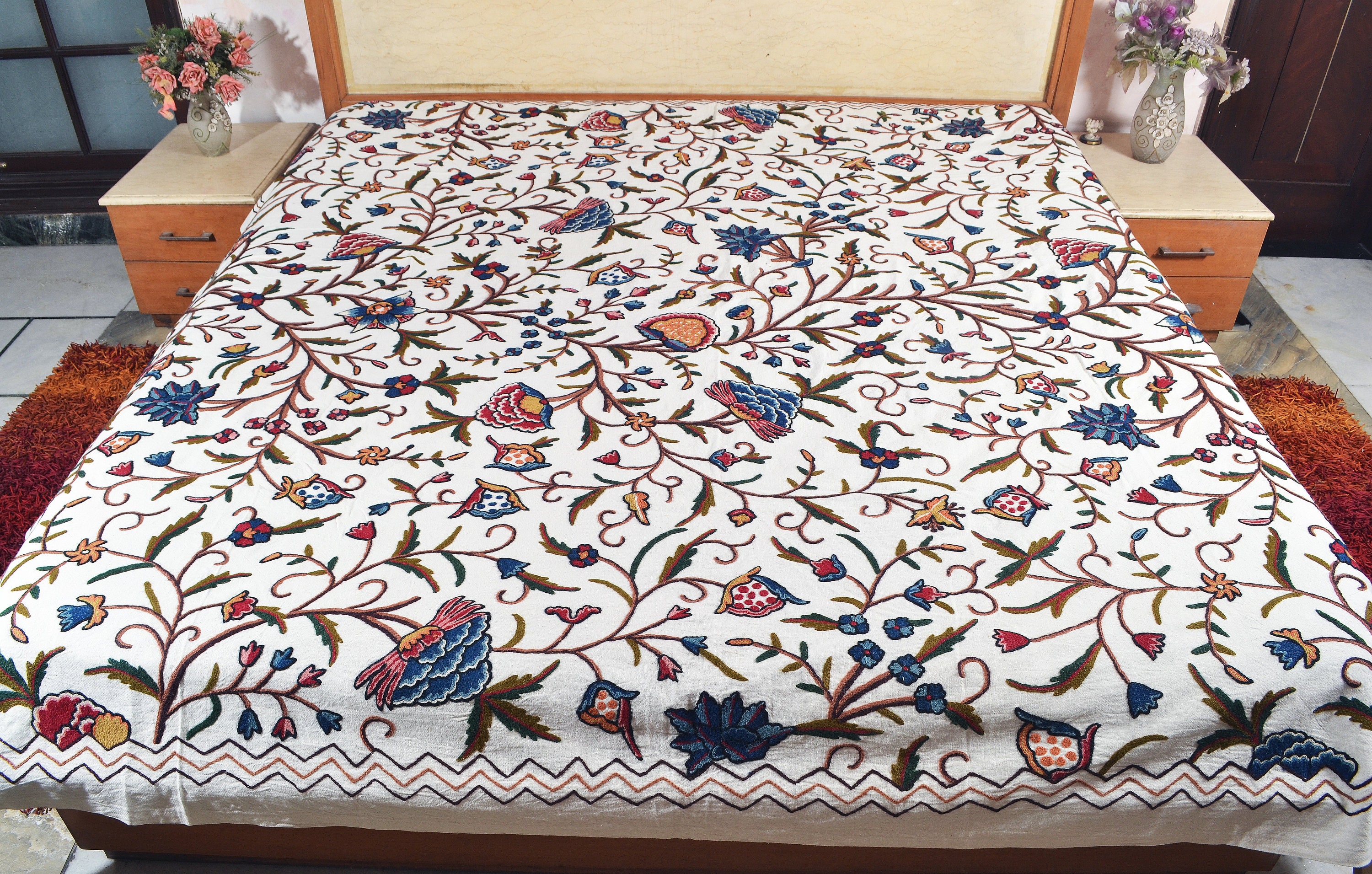 Crewel Embroidered Kingsize Bedspread. Kashmir Indian Handicraft 100% ...