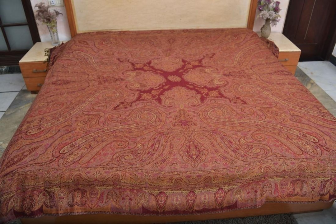 Red Bedspread Handmade Jacquard Design 100% Wool Kingsize Bedding ...