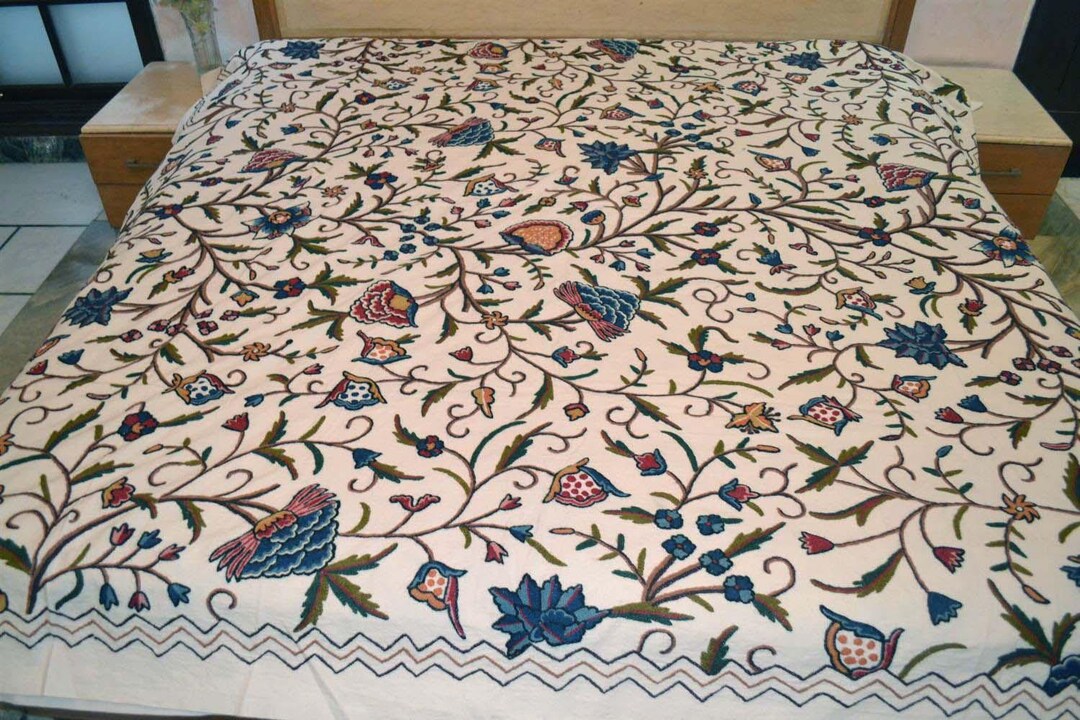 Crewel Embroidered Kingsize Bedspread. Kashmir Indian Handicraft 100% ...