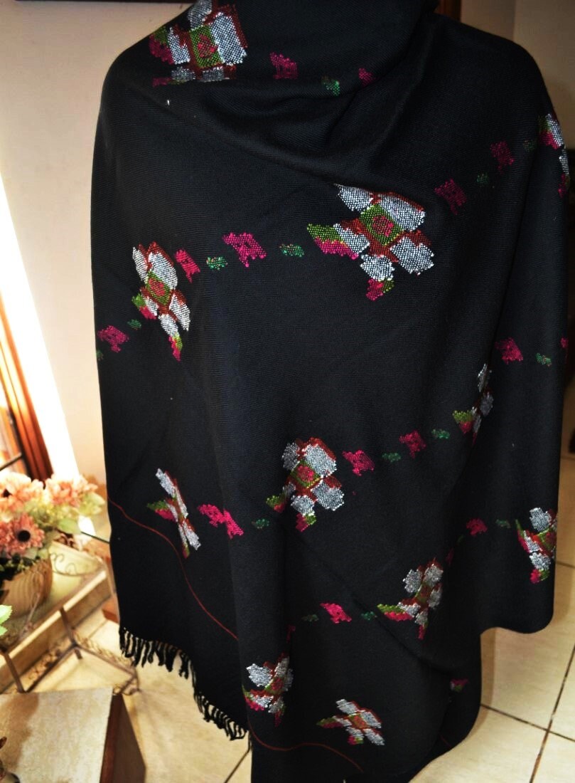 Off White Traditional Kullu Shawl. Large Soft 100% Wool Handloom Shawls ...