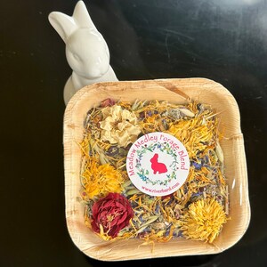 Meadow Medley Bunny Forage Mix Organic Blend of Floral & Herbal Rabbit ...