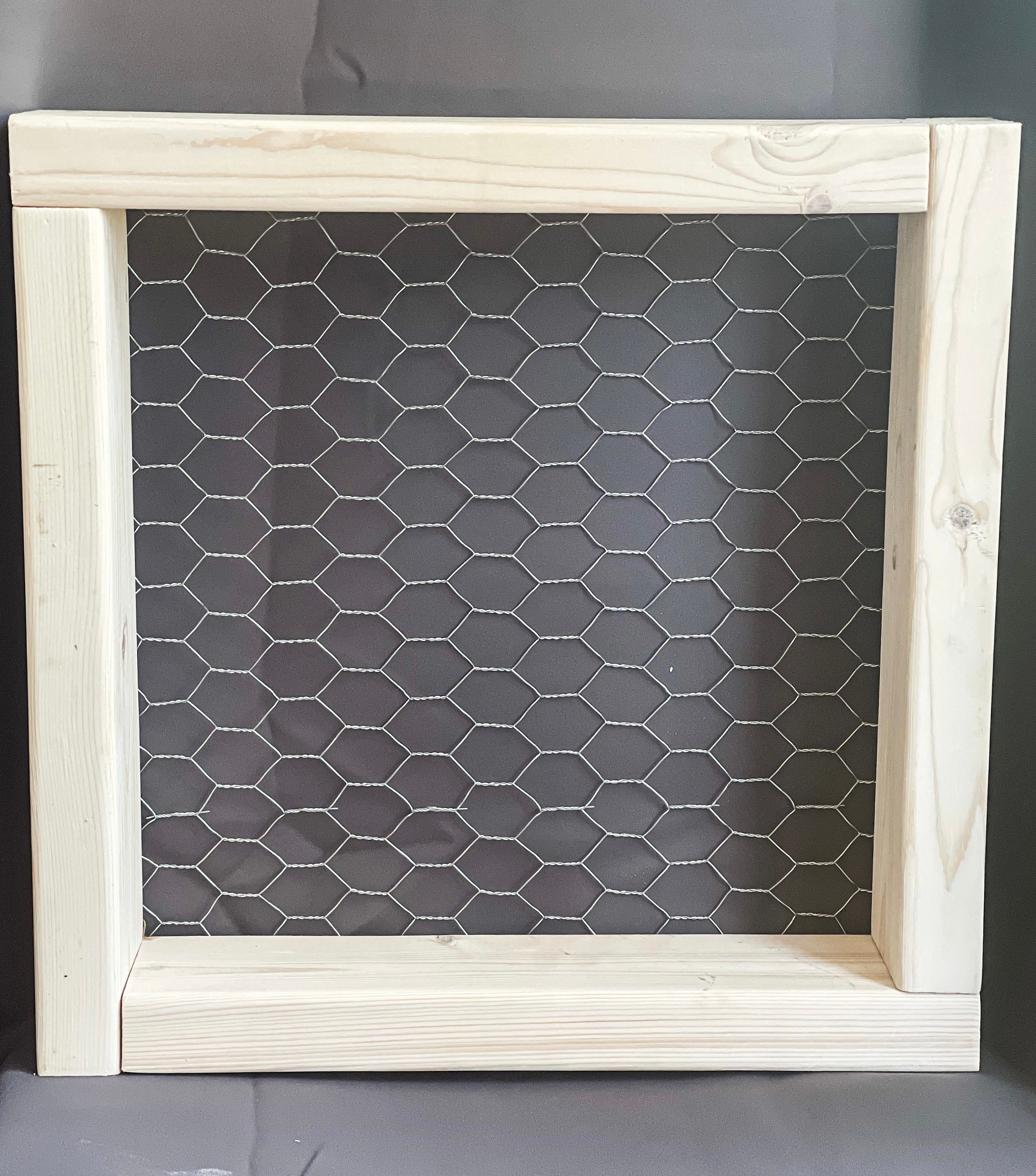 Square Chicken Wire Wall Shelf - Etsy Nederland