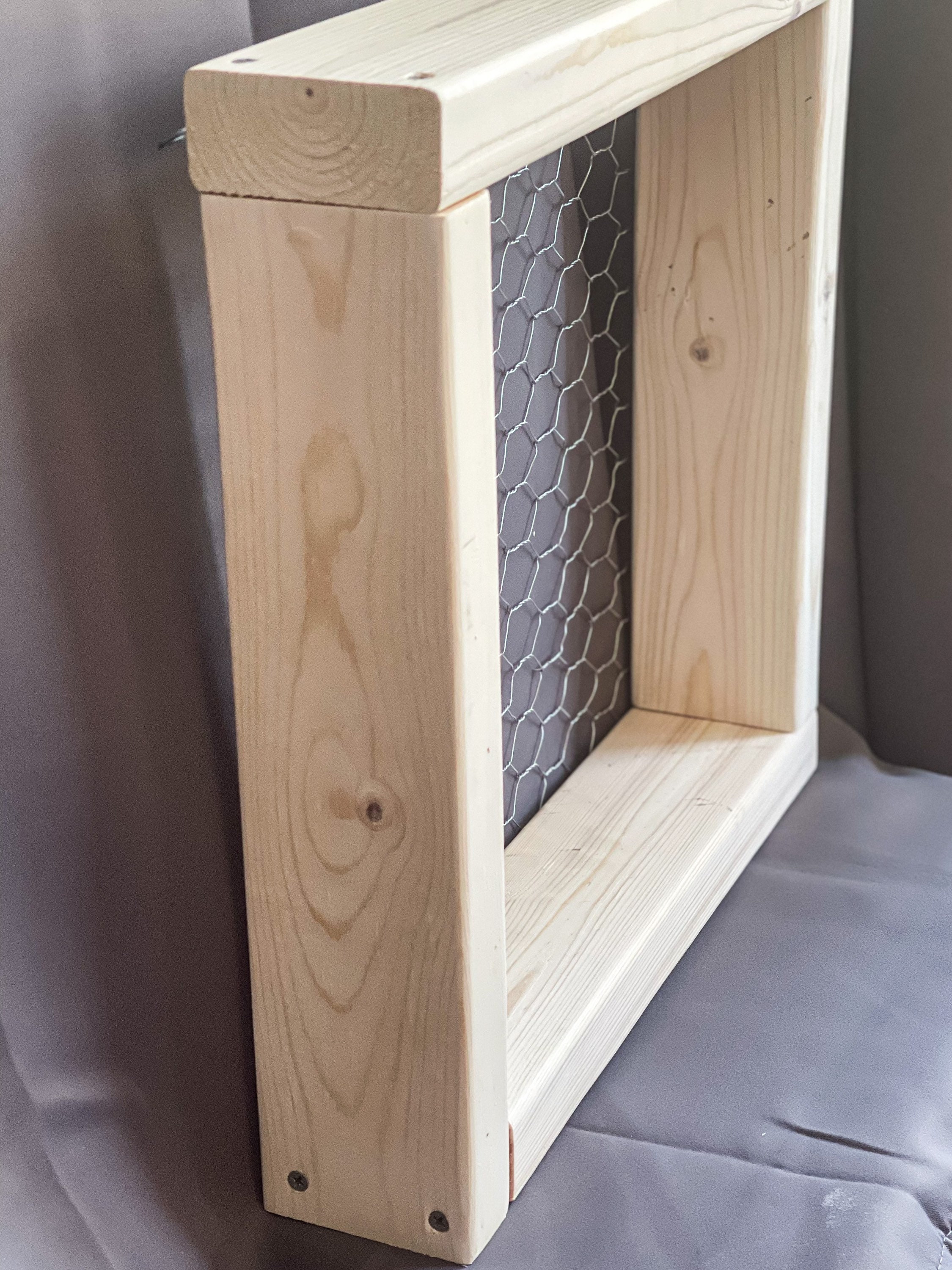 Square Chicken Wire Wall Shelf - Etsy Nederland