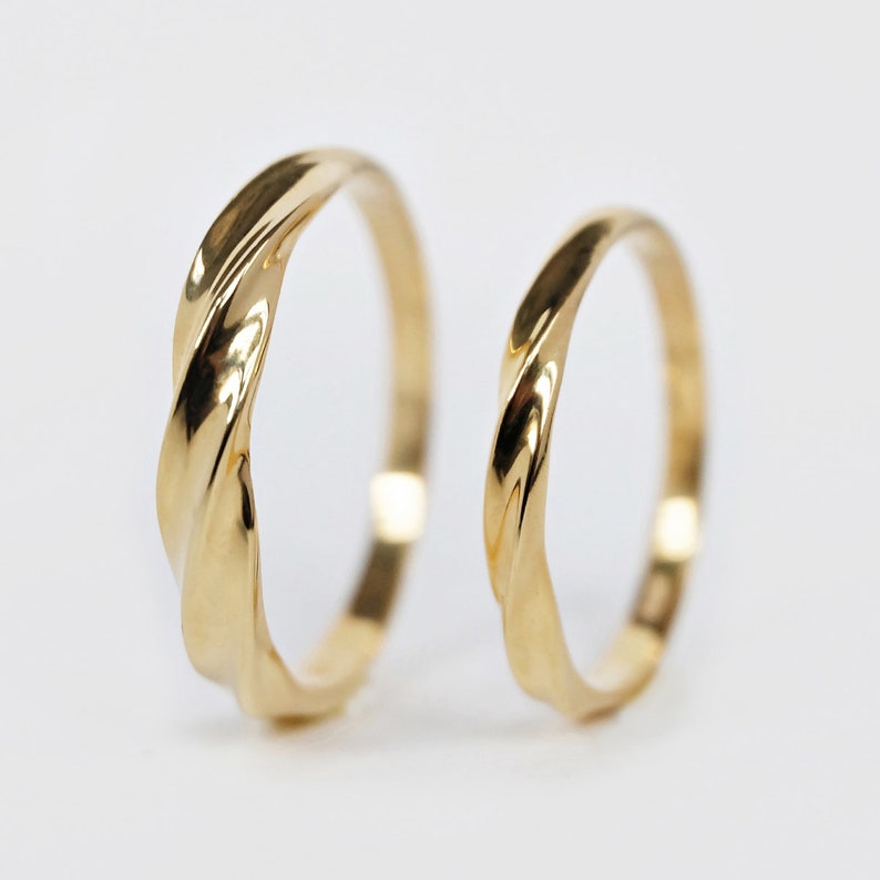 Matching Mobius Wedding Bands, His and Hers Mobius Wedding Rings Set ...