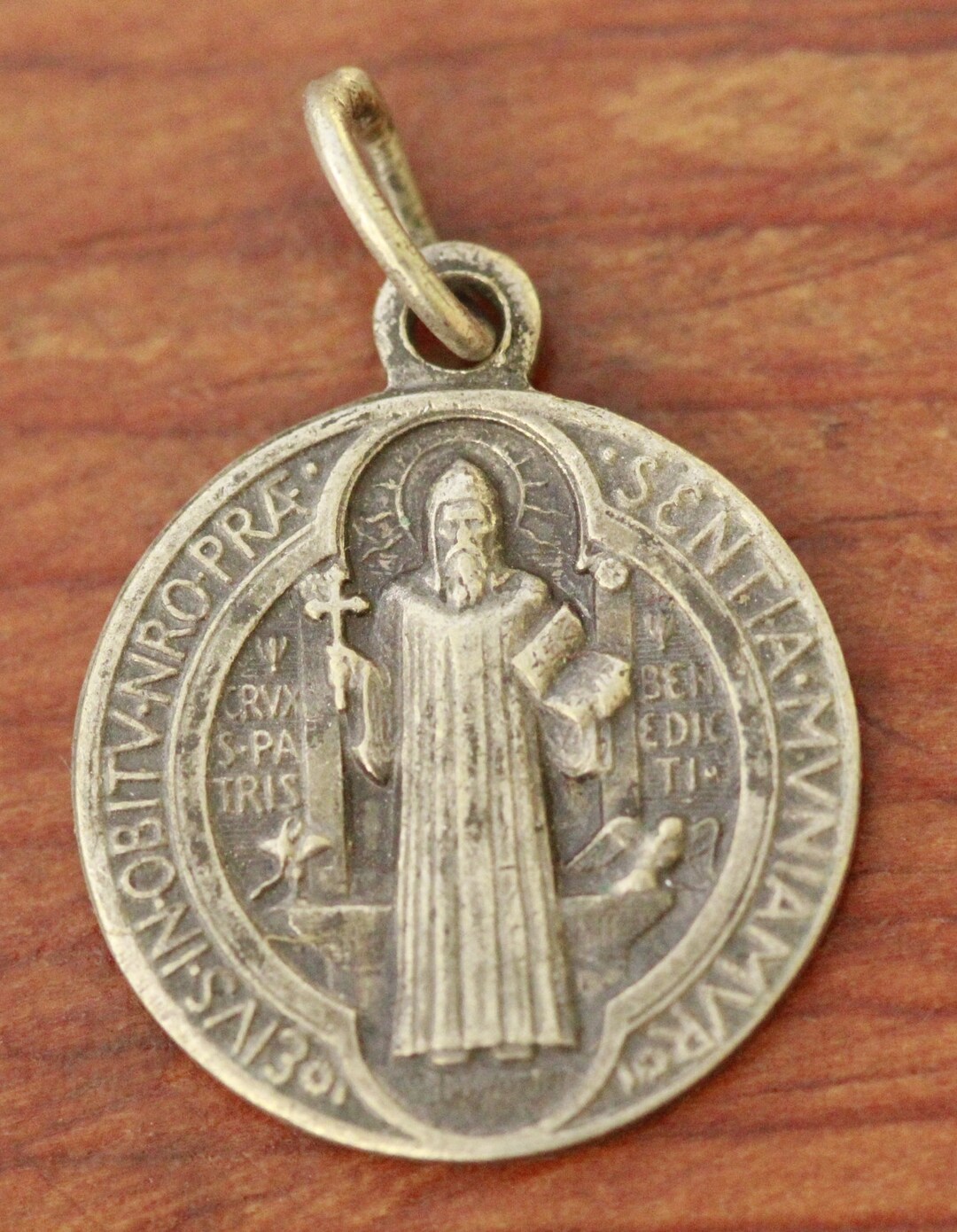 Silver Color Saint Benedict Medal Round Religious Pendant Saint ...