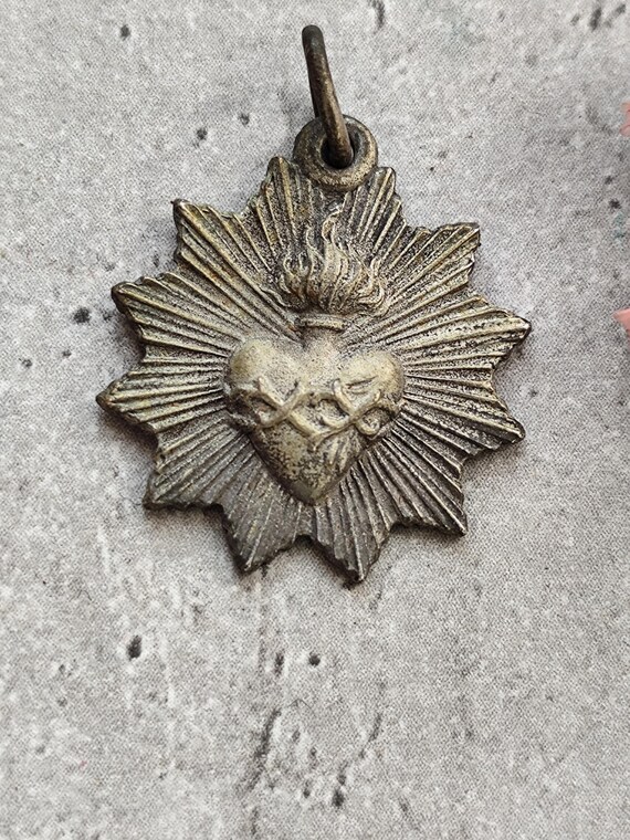 Rare Antique Sacred Heart Medal Sacred Heart of Jesus… - Gem