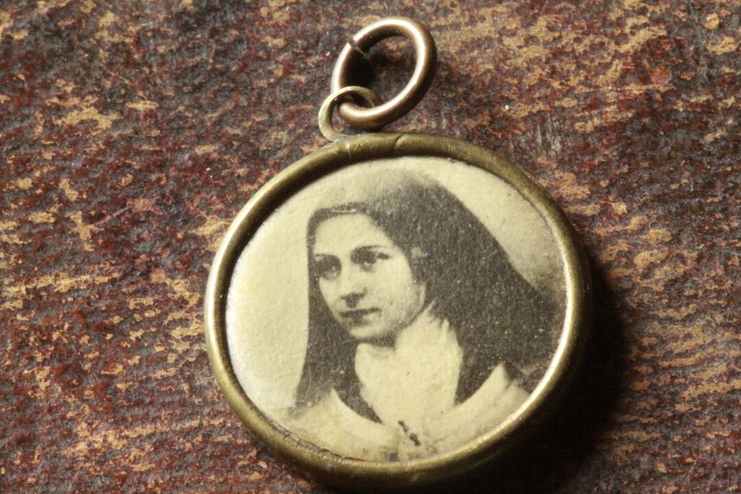 Rare Saint Thérèse First Holy Communion Photo Medal - Etsy