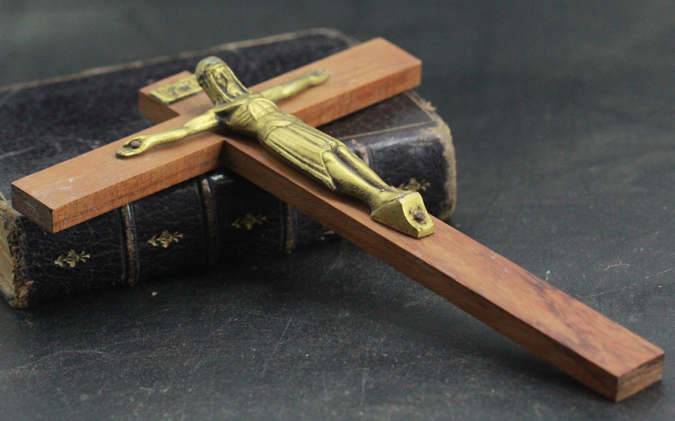 Large Wall Crucifix - Etsy