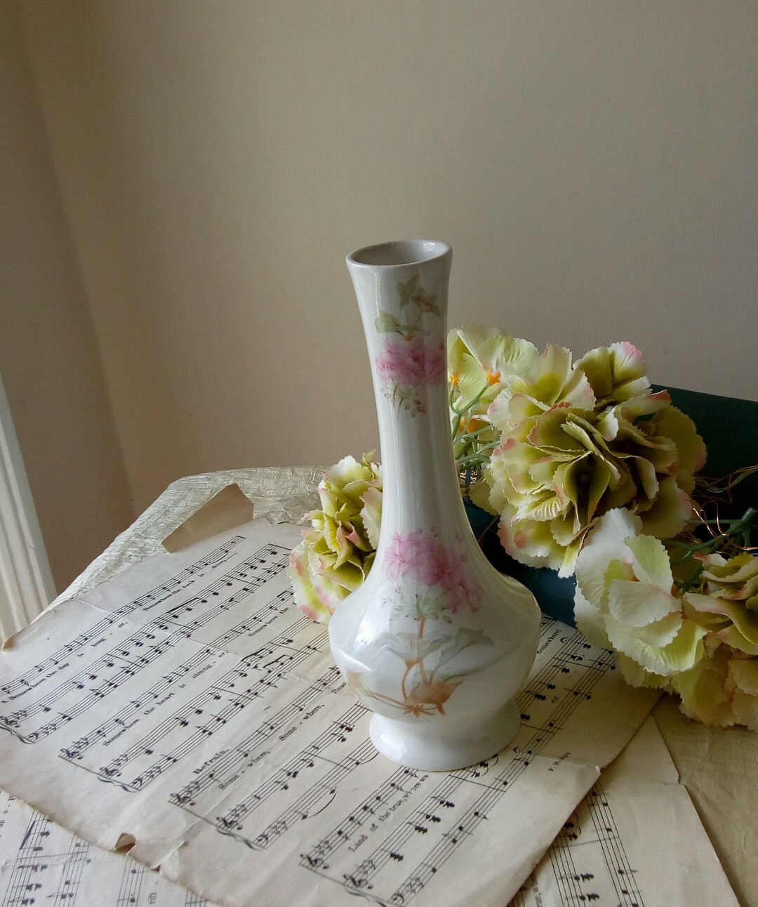 Vintage Melba Ware Pink & White Ceramic Ornamental Tulip Vase Made in ...
