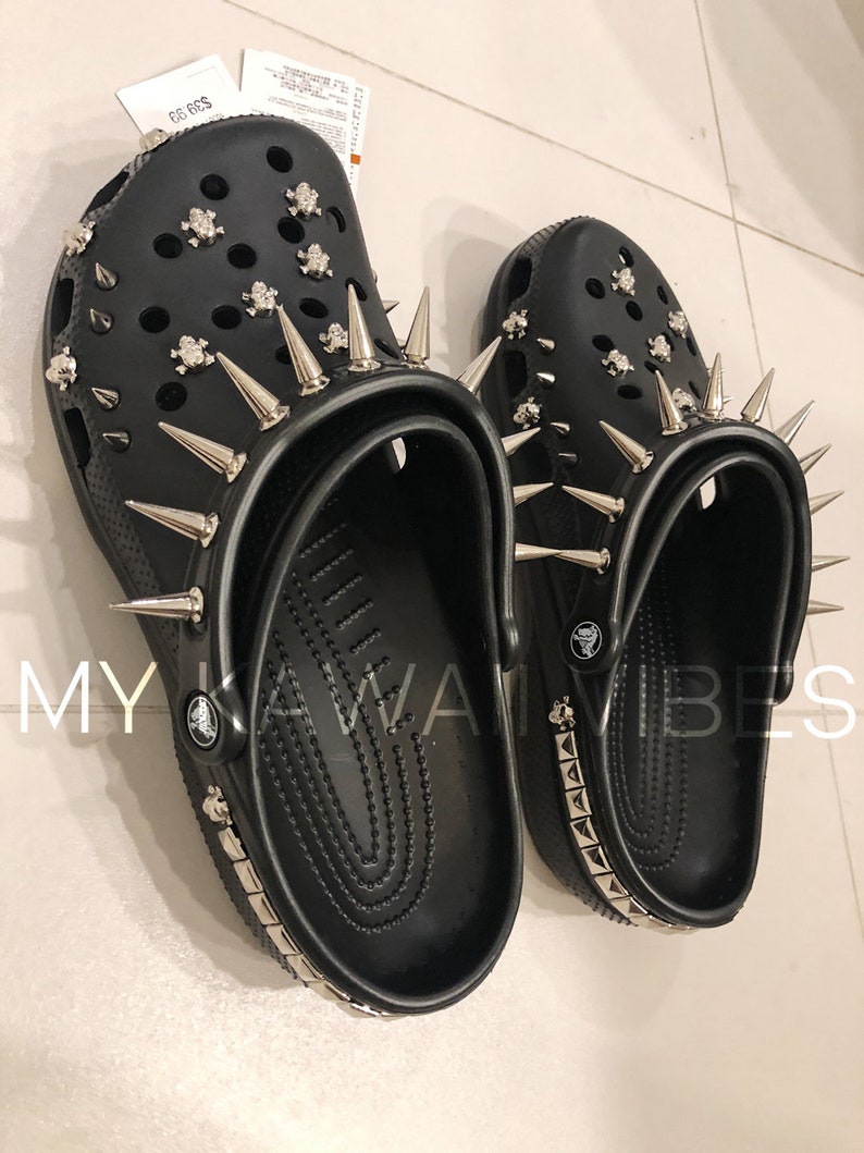 CUSTOM CROCS / goth crocs skully kawaiis | Etsy