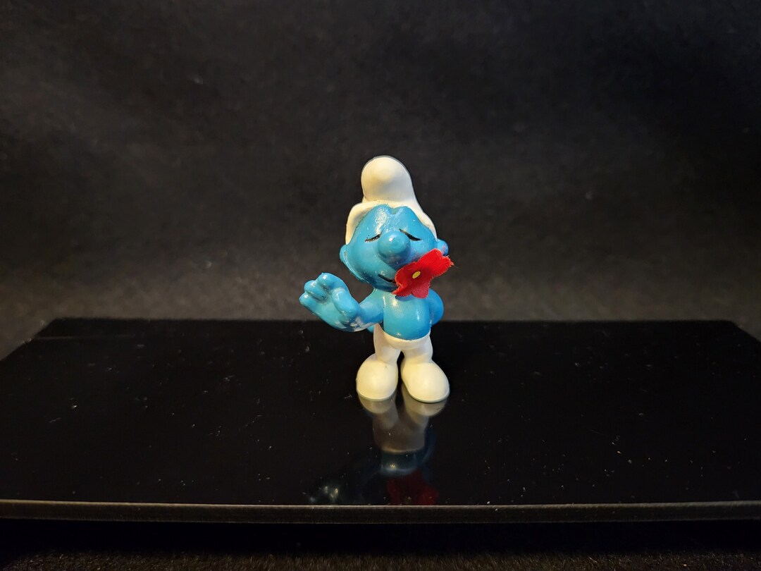 Flower Smurf (20019) - Smurf Village Figurine (red Rose in Mouth ...