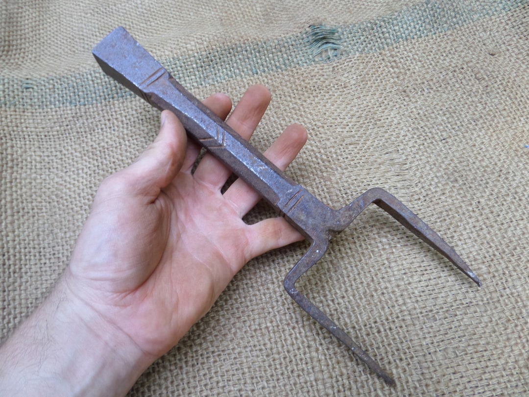 Decorated Sickle Peening Anvil Scythe Wrought Iron Vintage Antique 19th ...
