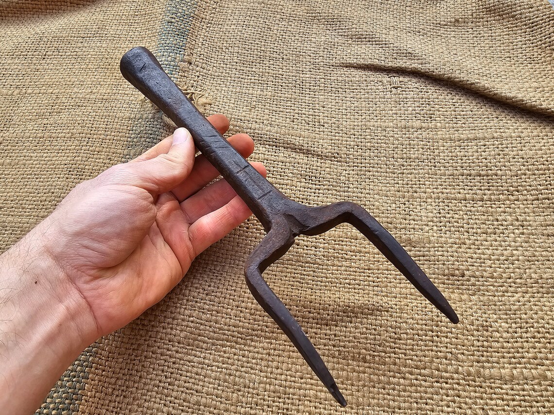 Decorated Sickle Peening Anvil Scythe Wrought Iron Vintage Antique 19th ...