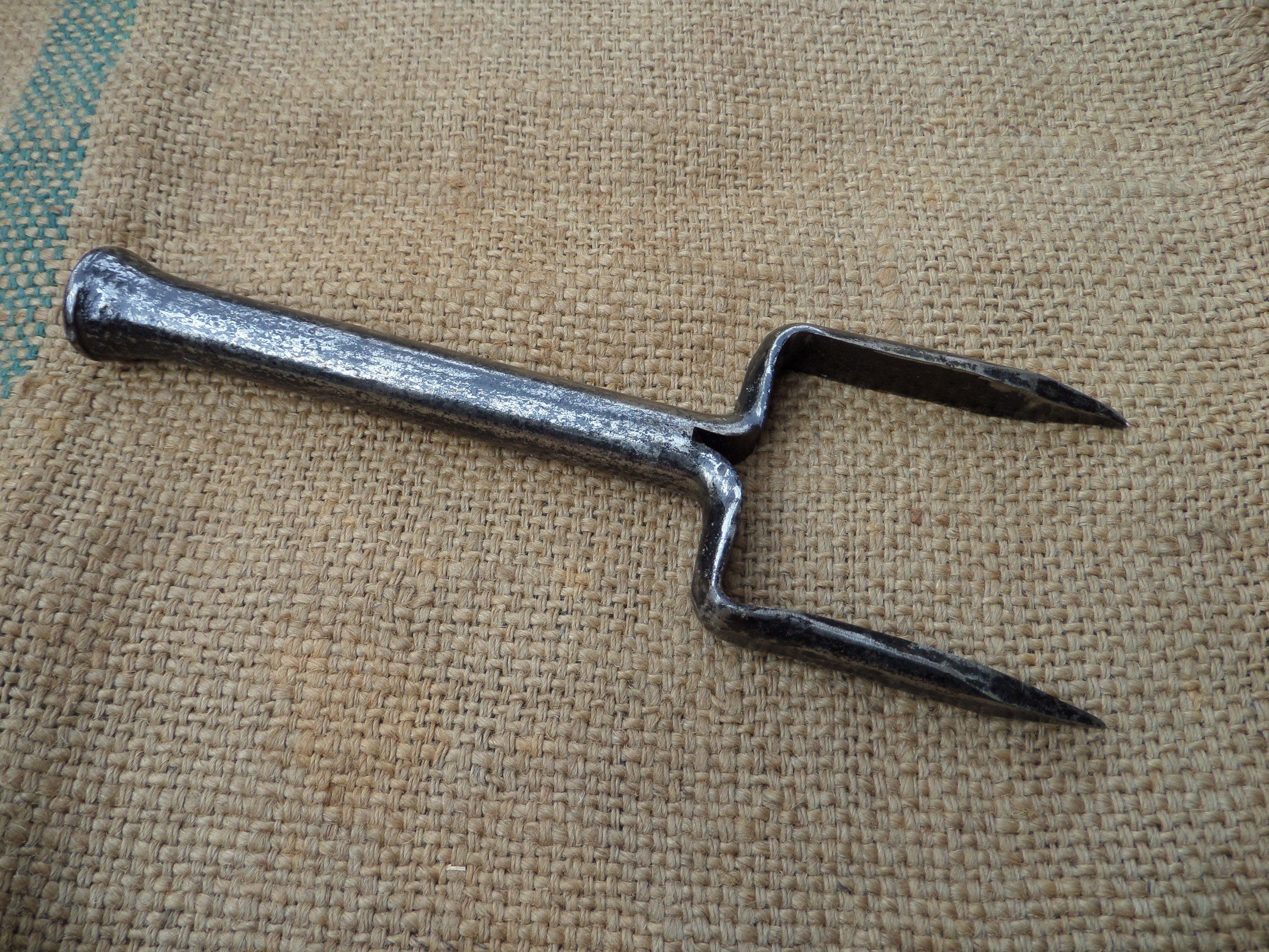 Antique Vintage Scythe Sickle Sharpening Peening Anvil Blacksmith Hand ...