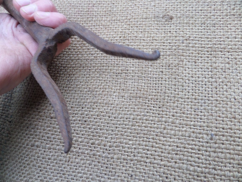 Antique Vintage Scythe Sickle Sharpening Peening Anvil Blacksmith Hand ...