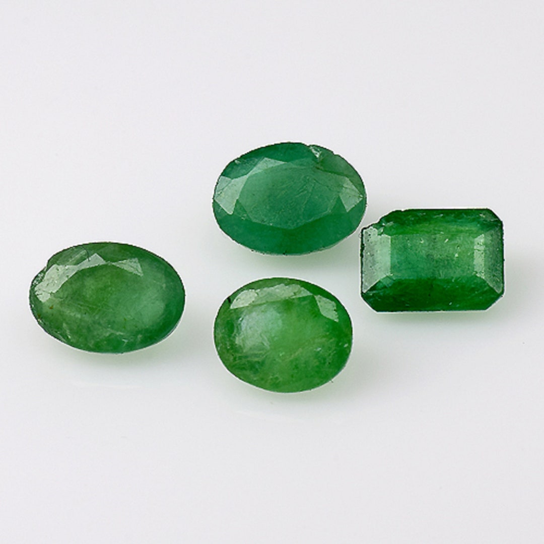 NATURAL EMERALD LOT 4.450cts_green Color Natural Emerald Oval and ...
