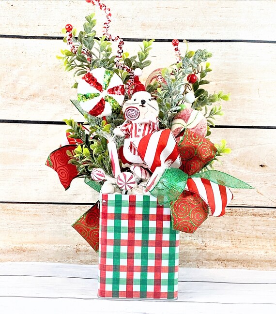 Christmas Centerpiece for Table Peppermint Candy Themed Holiday Decor Christmas Floral Arrangement Holiday Centerpiece Christmas Mouse Etsy Ireland