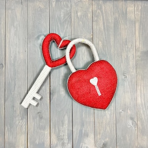 Bling Heart Lock and Key Valentine's Day Wreath Embellishment, Heart ...