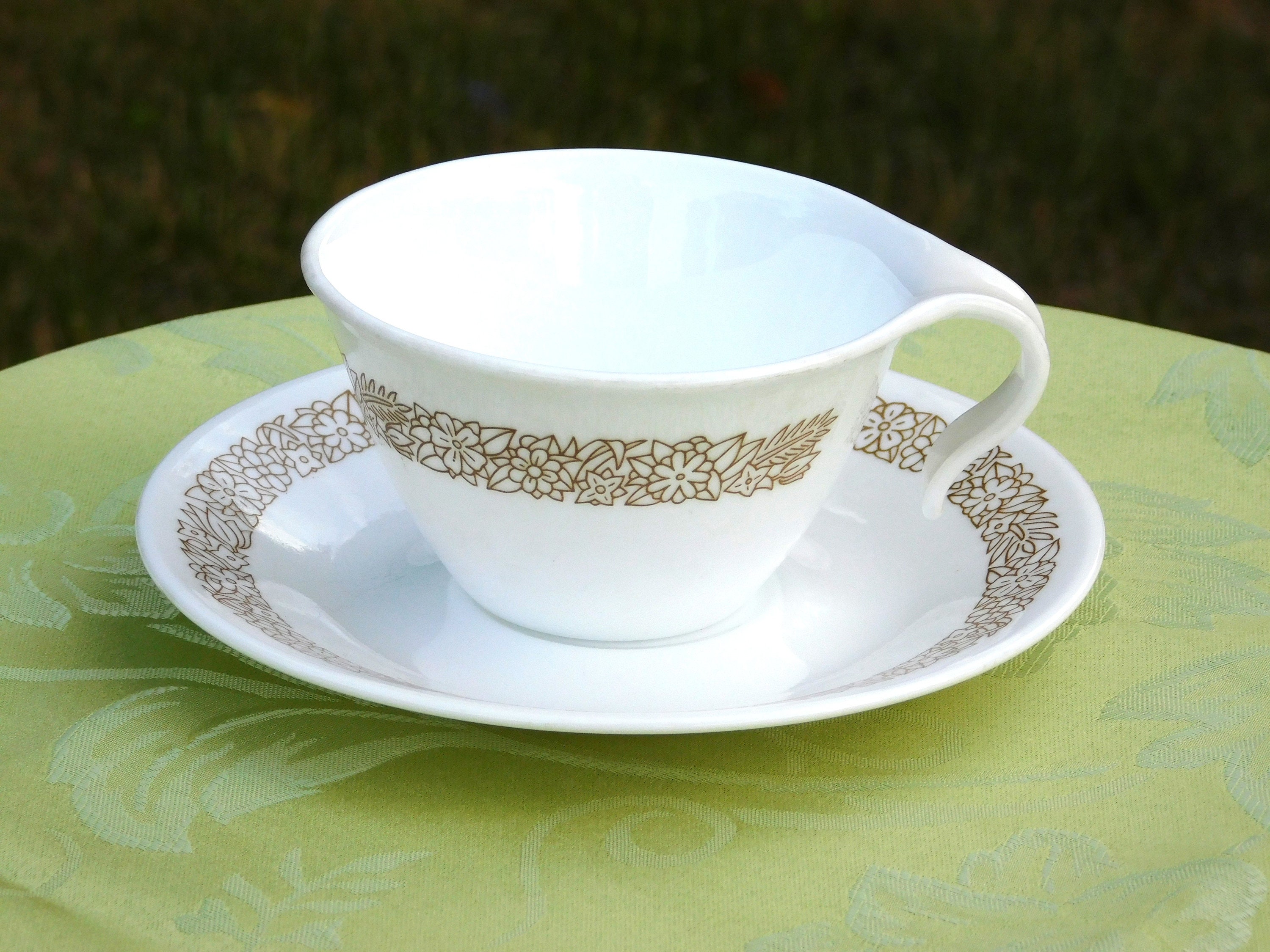 Vintage Set of Eight (8) Corelle by Corning Tea Cups and Saucers ...