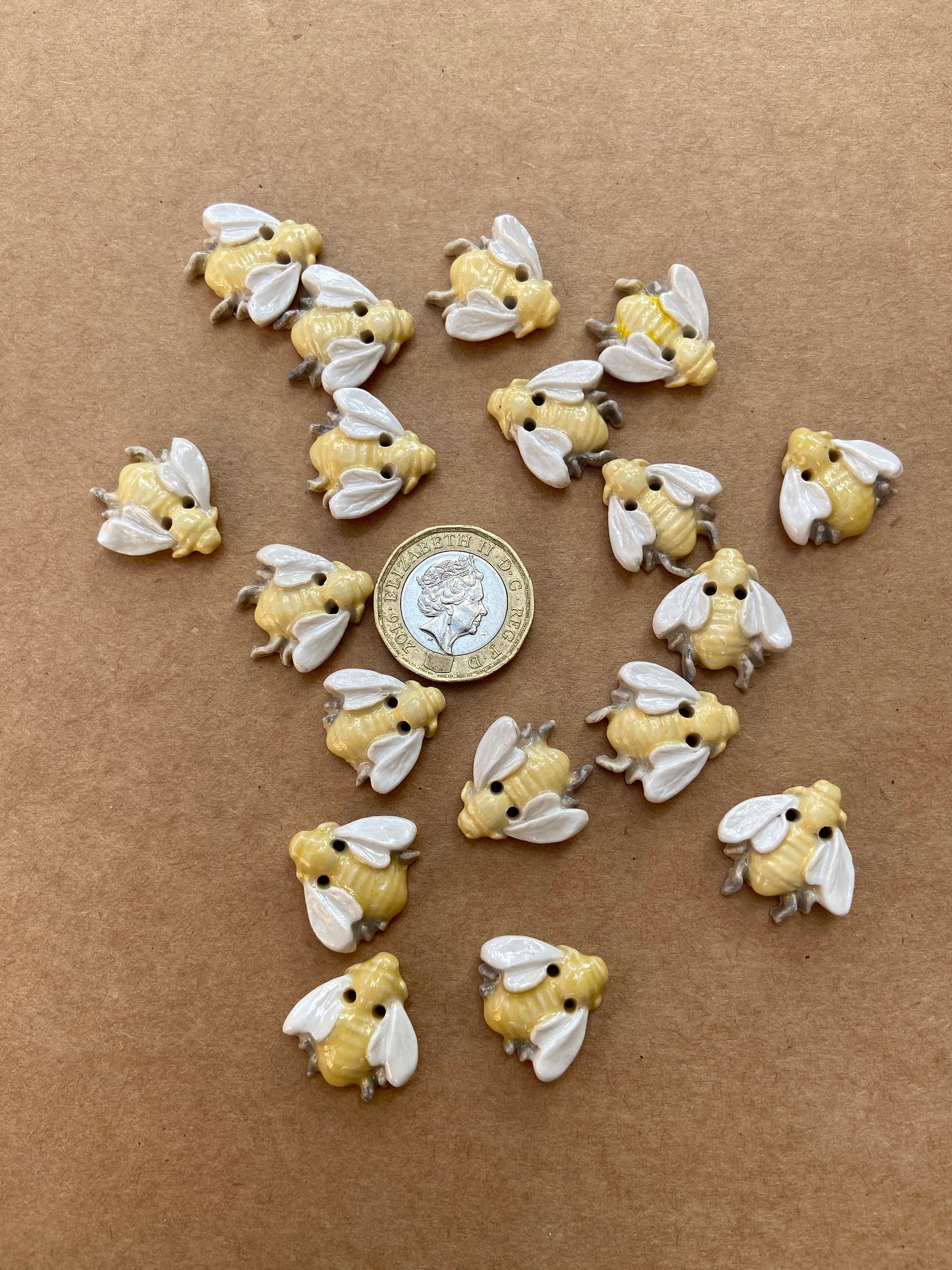 Botones, Handmande Ceramic Bumble Bee Buttons - Etsy España