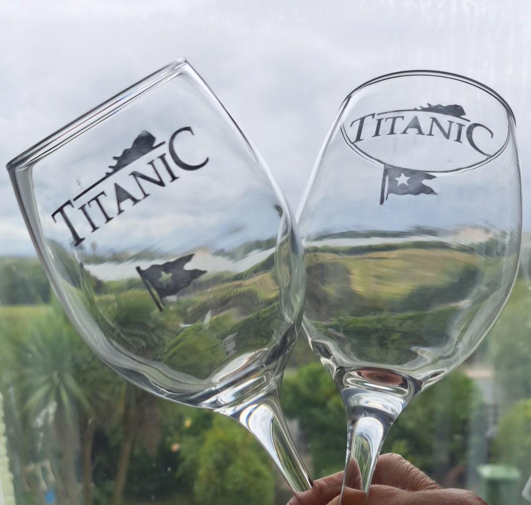RMS TITANIC White Star Etched Wine Glasses X2 Pair Direct From the Home ...