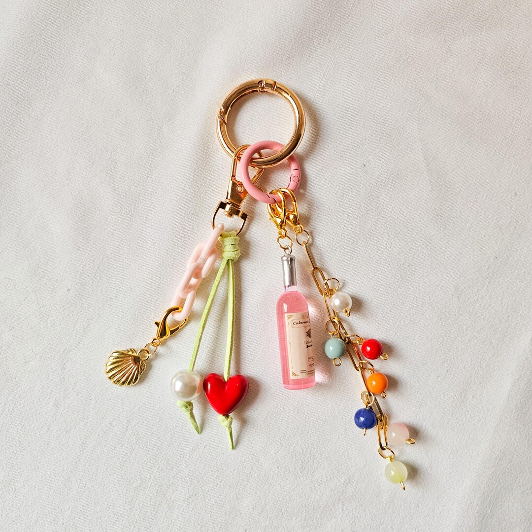 Backpack Keychain Charms, Seashell Charm Bag, Golden Chain Bag ...
