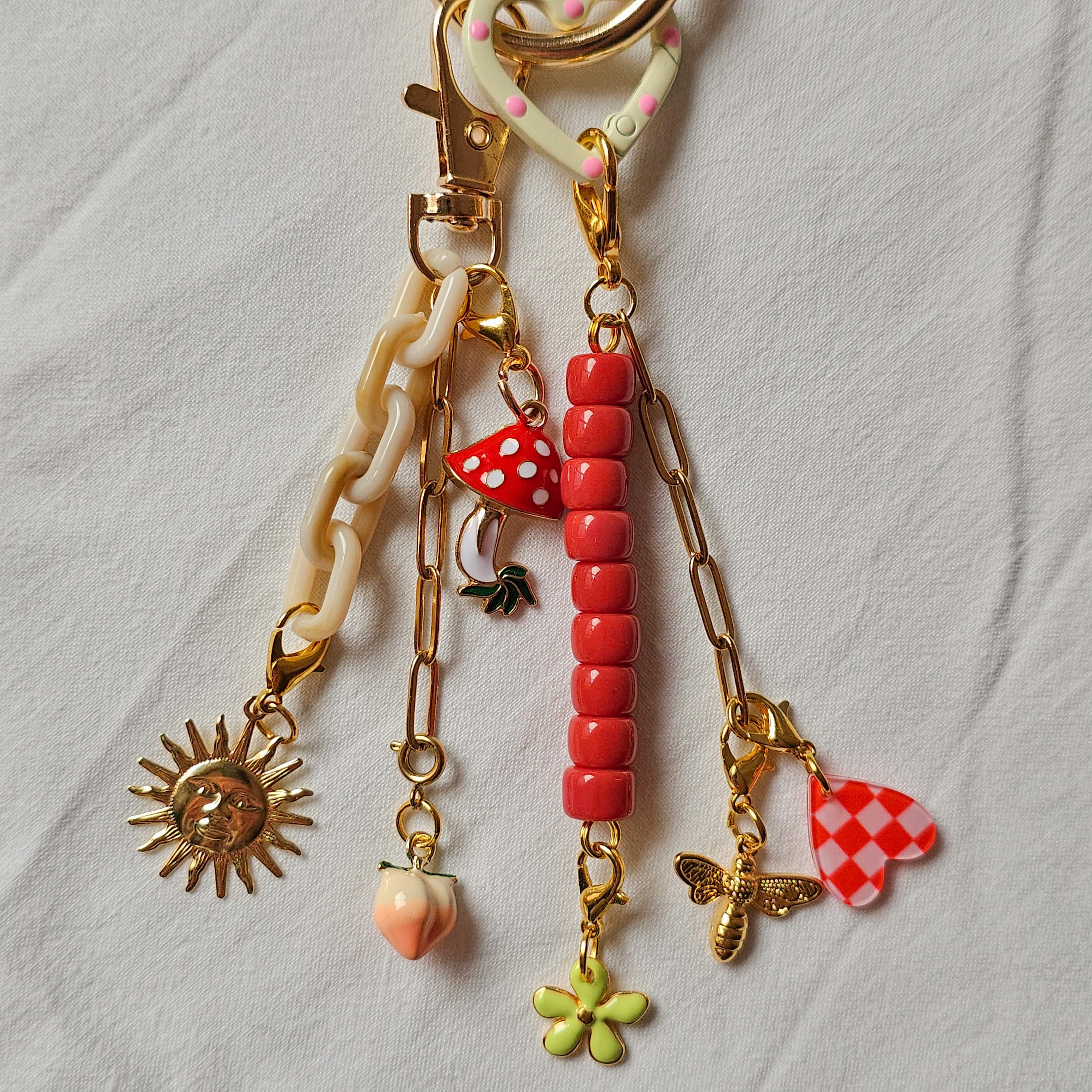 Backpack Keychain Charms, Bee Charm Bag, Golden Chain Bag Accessory ...