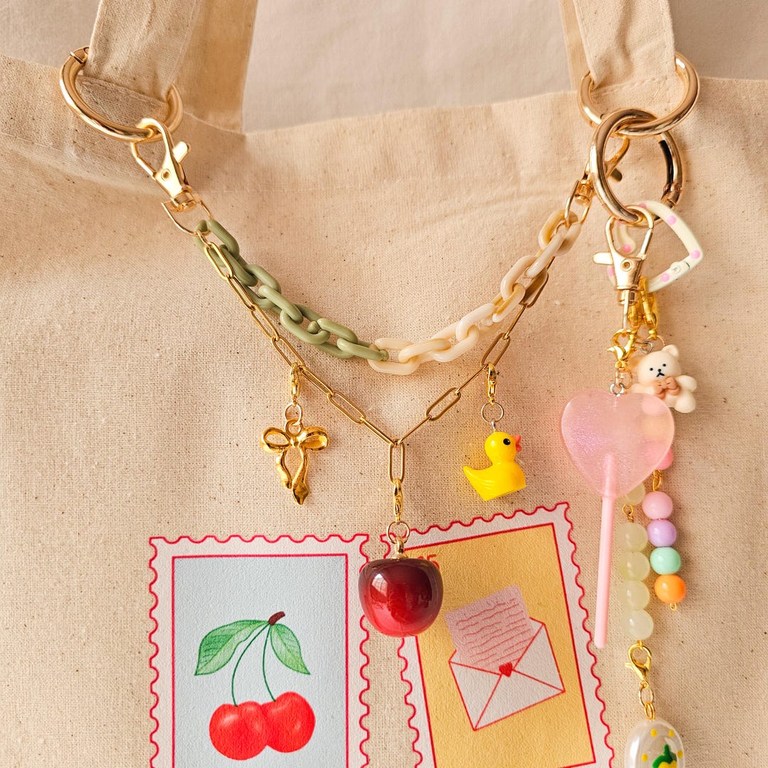 Backpack Keychain Charms, Strawberry Charm Bag, Golden Chain Bag ...