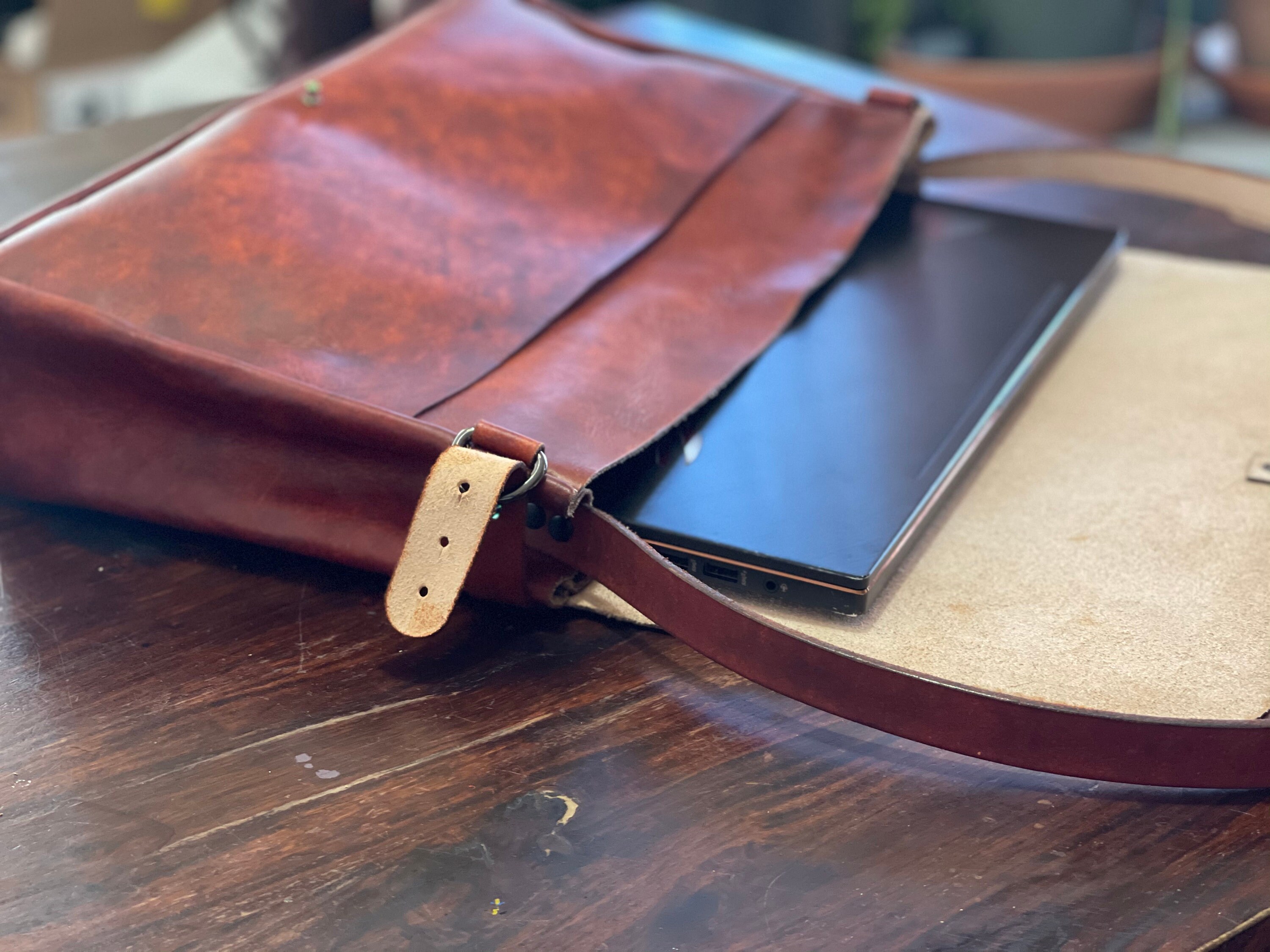 DIY Minimalist Leather Messenger Bag PDF and SVG for Hand or - Etsy