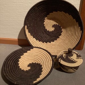 Handwoven Grass Crafts Set Trio of Shallow Trays, Bowls, or Baskets ...