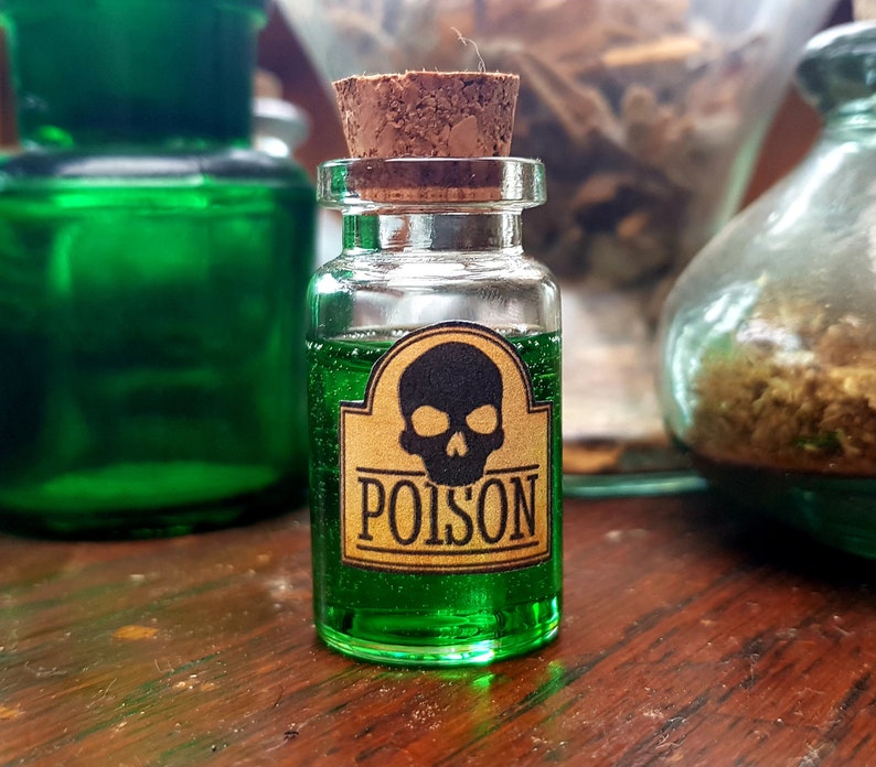Miniature poison bottle with green resin. Handmade. 4cm | Etsy