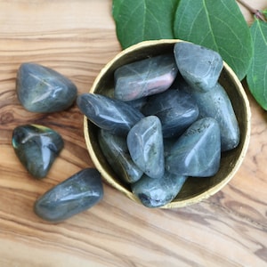Labradorite Tumble Stone, Healing Crystals, Protection Stone - Etsy
