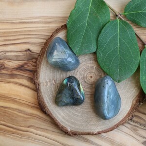Labradorite Tumble Stone, Healing Crystals, Protection Stone - Etsy