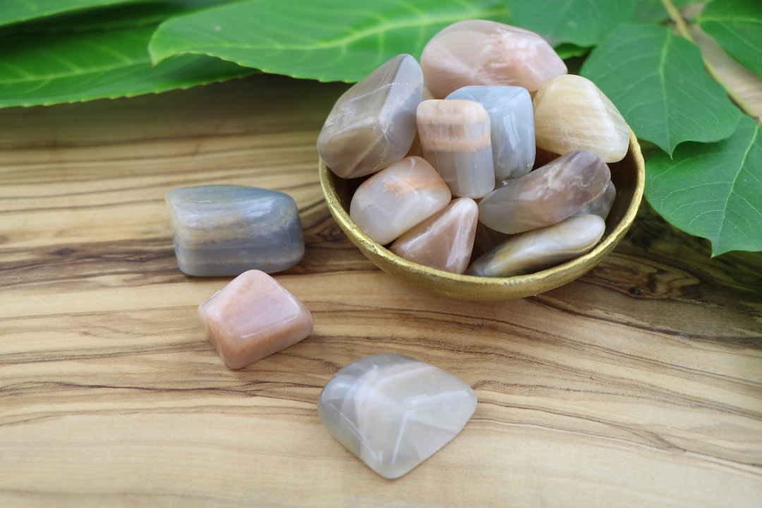 Moonstone Tumble Stone: Calming Feminine Energy Crystal - Etsy
