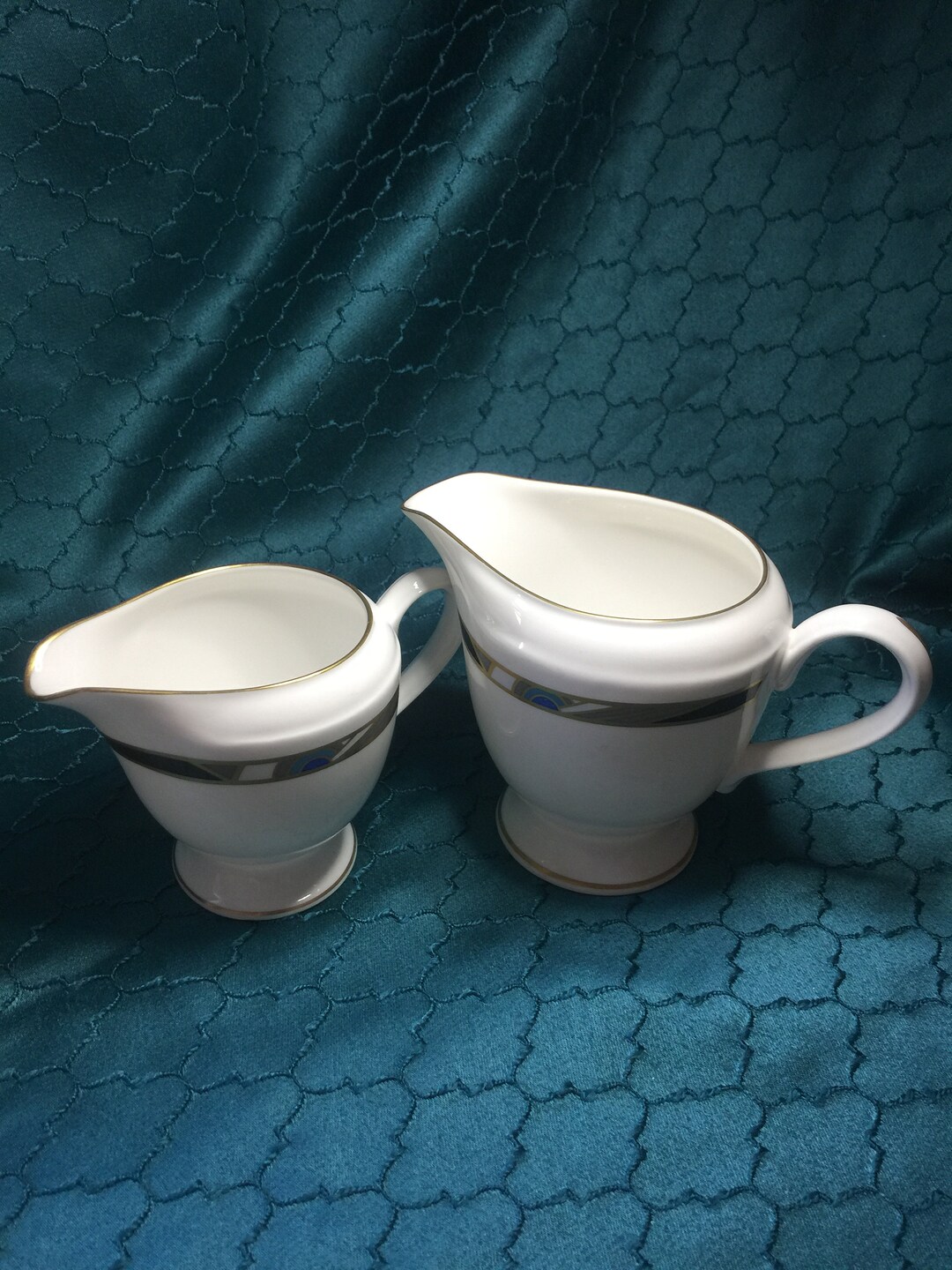 Royal Worcester "raffles" Milk Jug or Creamer , Two Sizes ( 1/2pint or ...