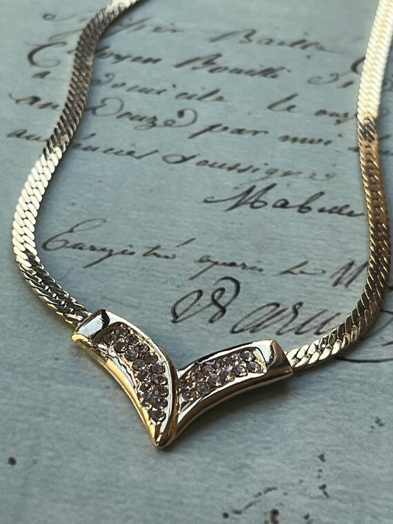 Stunning Vintage V-shaped necklace, 18ct gold plated … - Gem