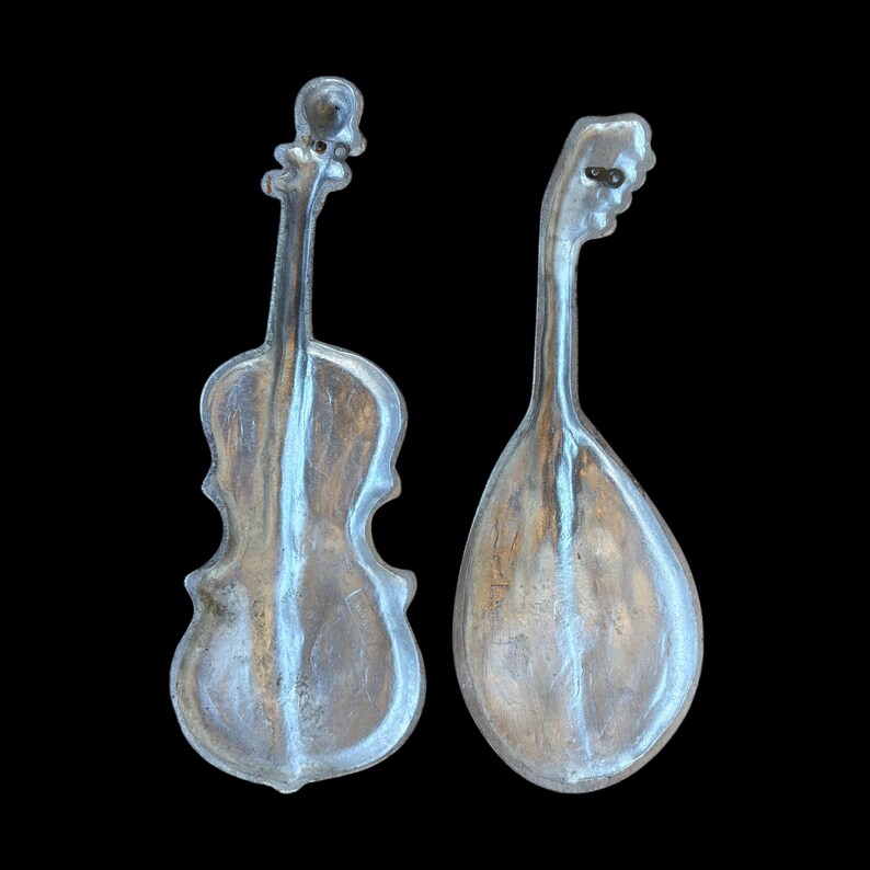 Vintage 1970s Royal Cast Aluminum Metal Avocado Green Violin & Mandolin ...